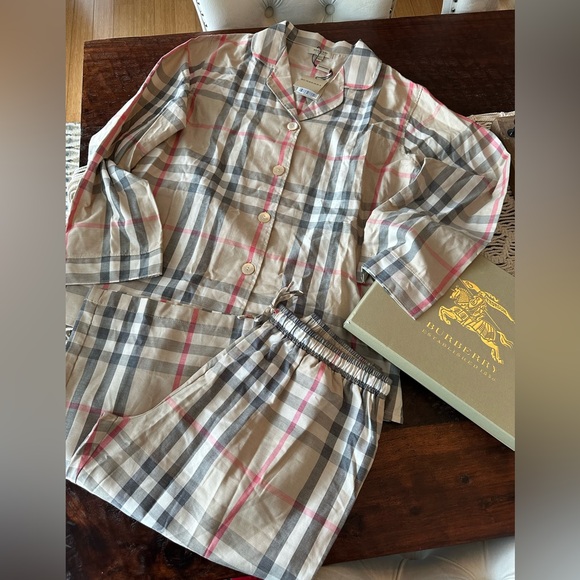 Burberry | Intimates & Sleepwear | Burberry Pajama Set Large New With ...